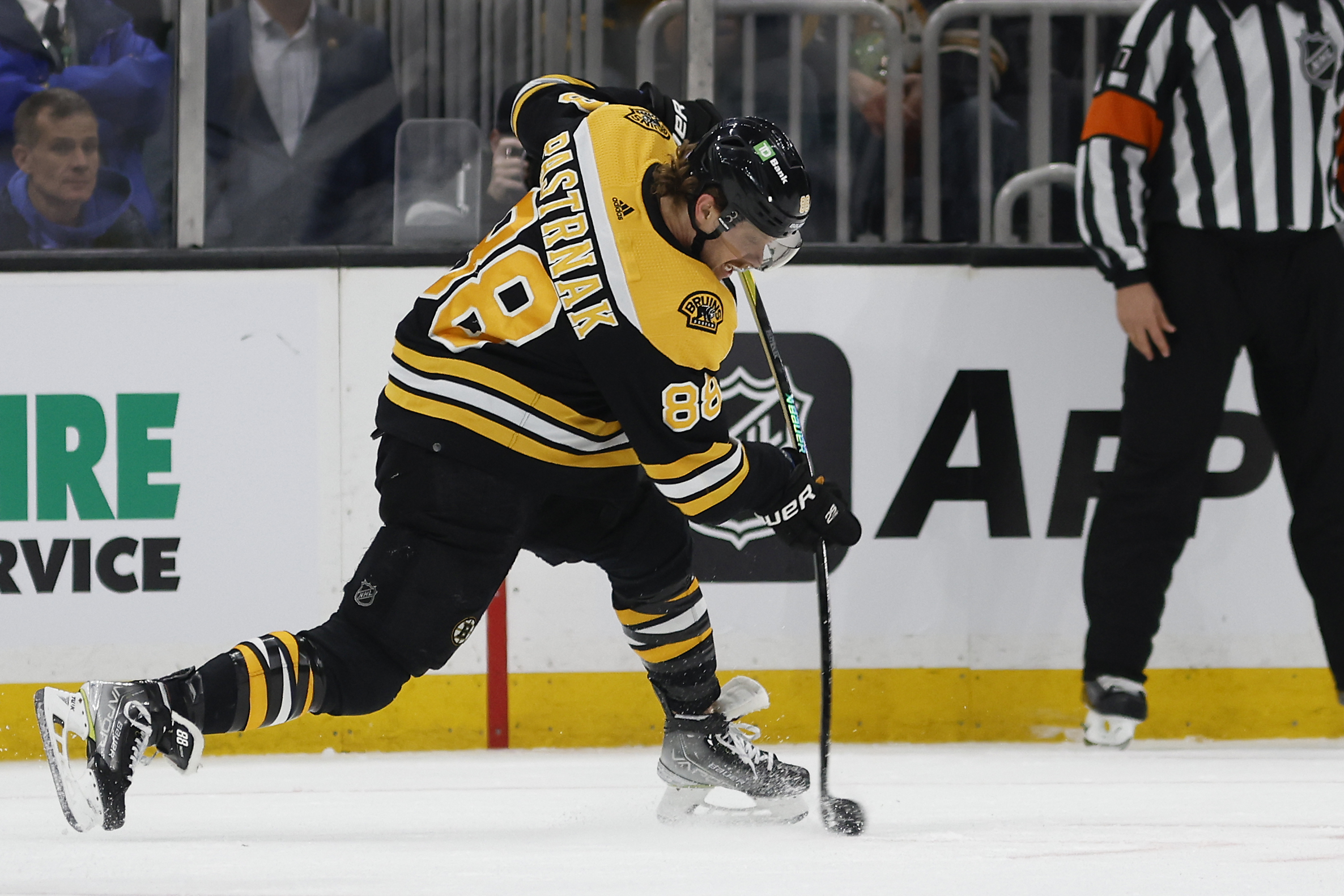 Bruins improve to team-record 9-0 at home, beat Canucks - What's Up Newp