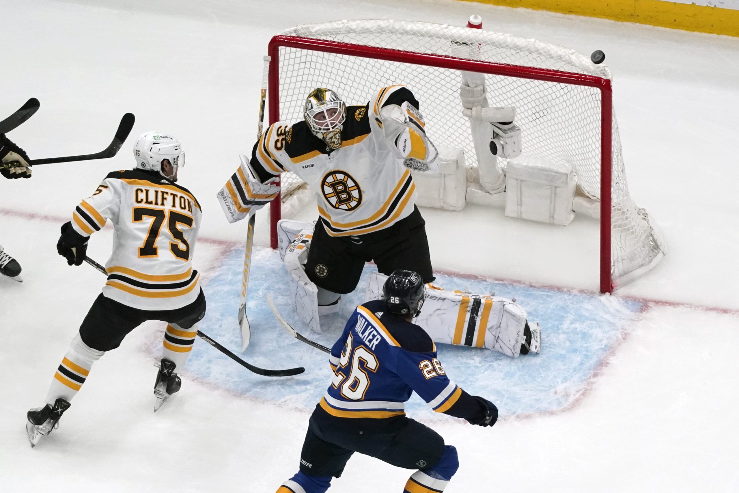 Coyle SO goal helps Boston beat St. Louis 4-3 for 60th win - What's Up Newp