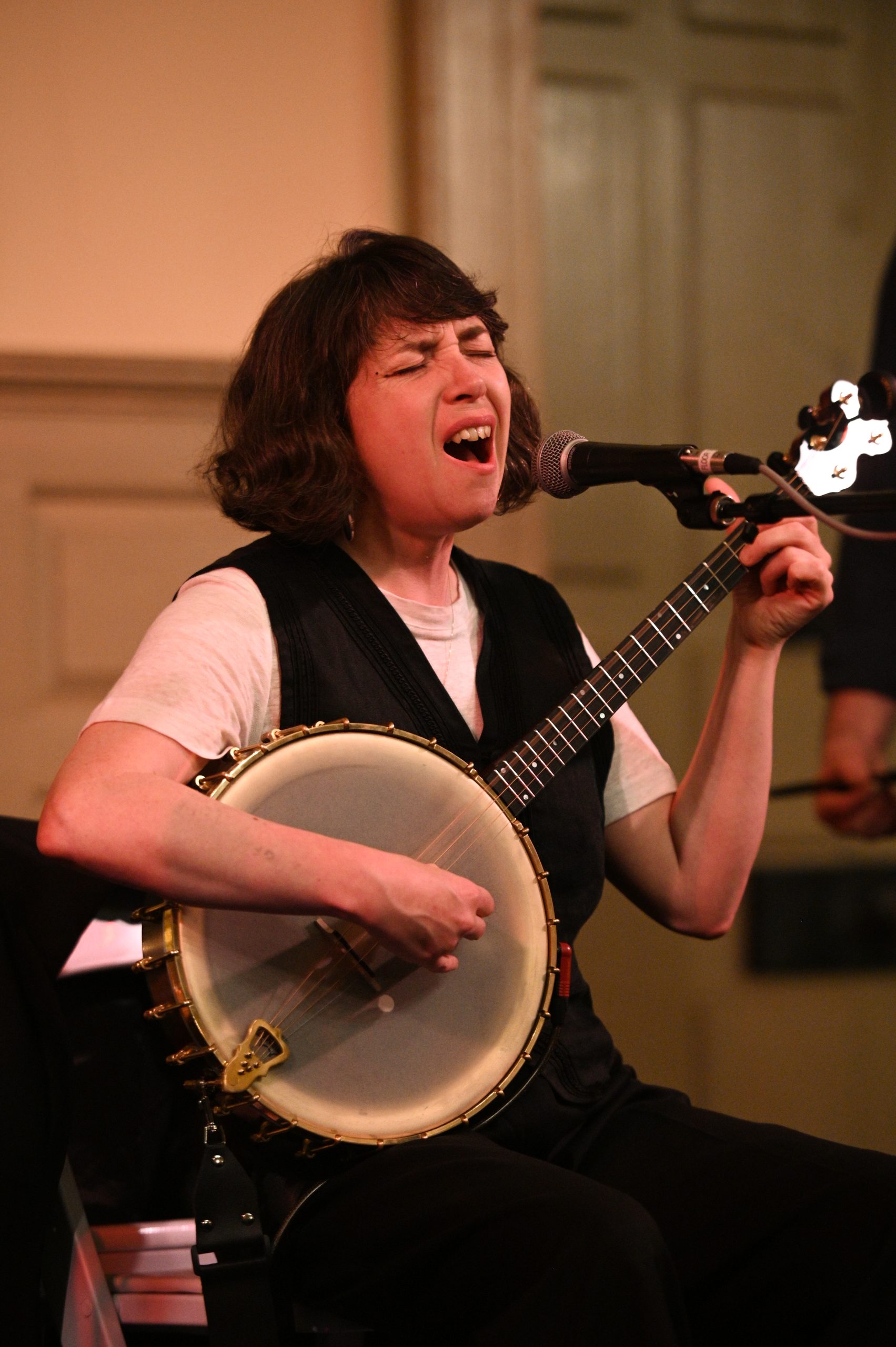 Concert Recap and Photos: Lisa O'Neill at the Colony House - What's Up Newp