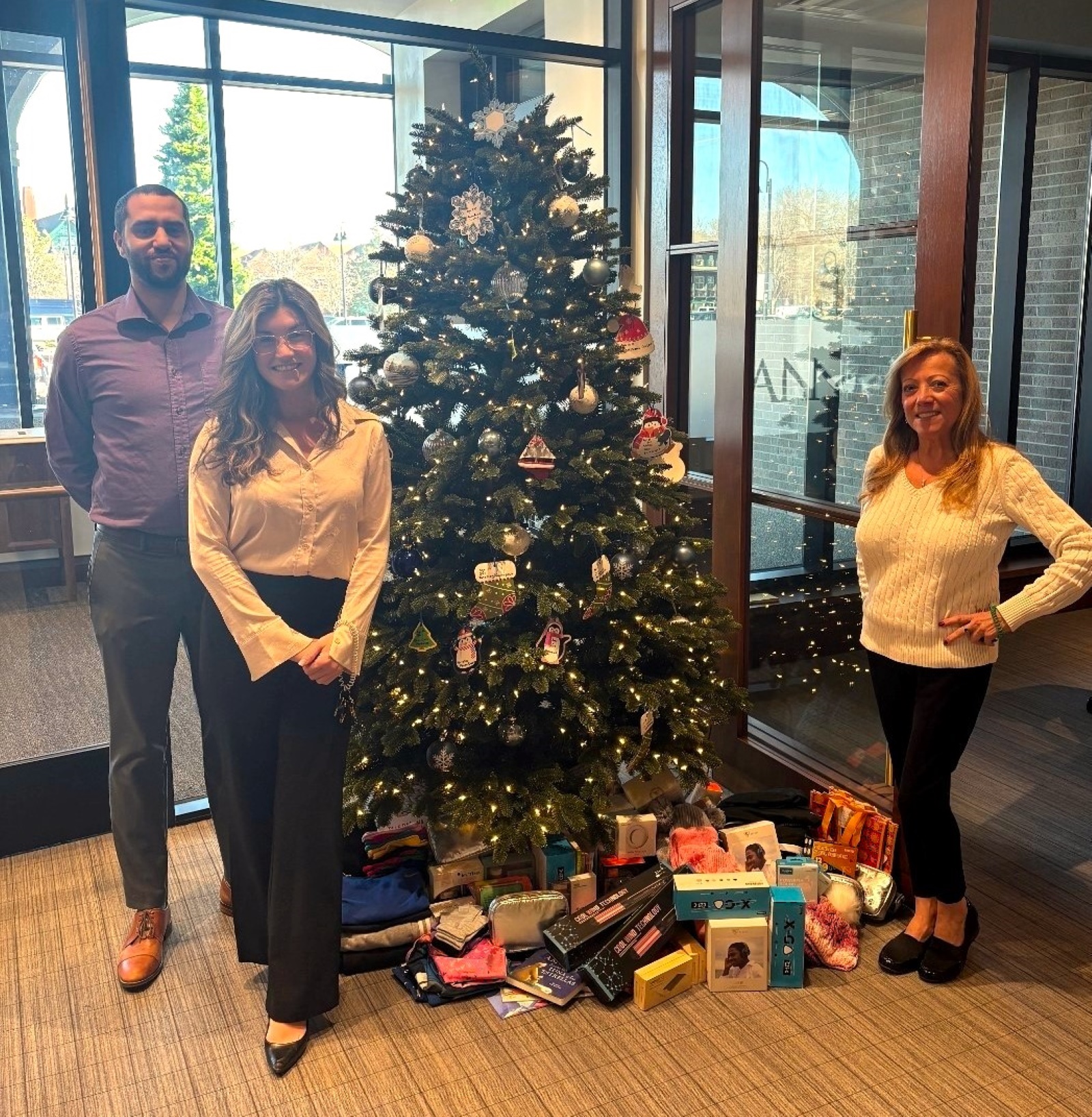 BankRI's Holiday Giving Tree collects nearly 7,000 gifts for children ...