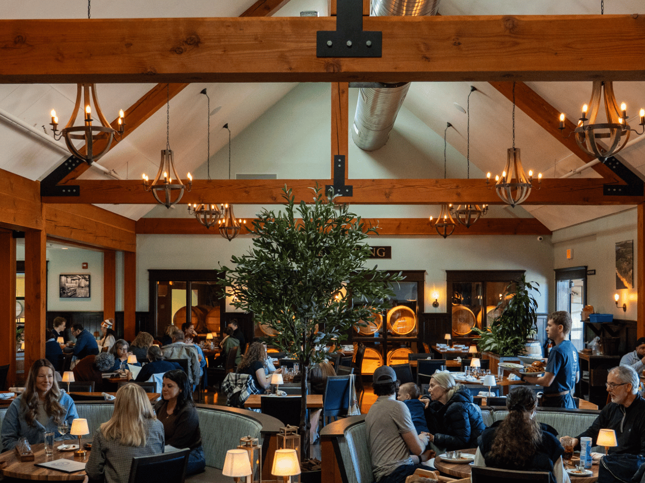Overlook Dining Room - What's Up Newp