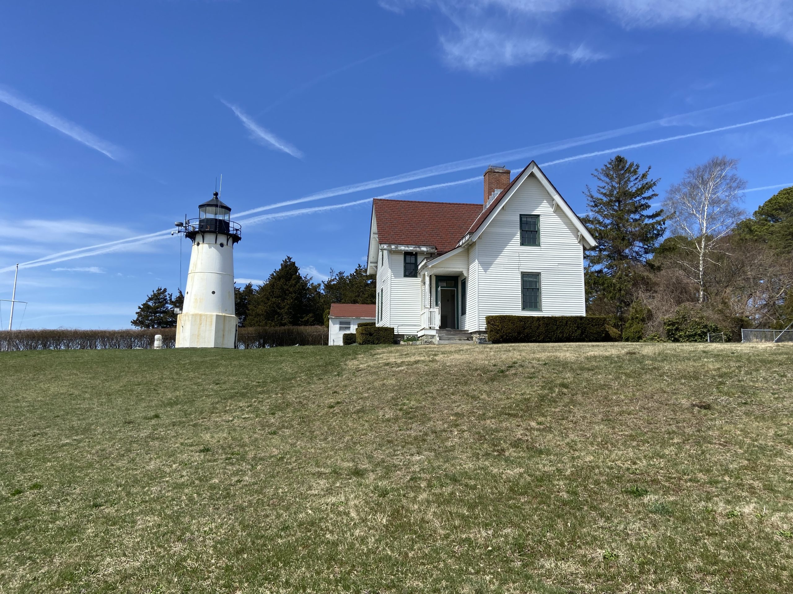 Historic Warwick Neck Lighthouse headed to public auction this summer ...